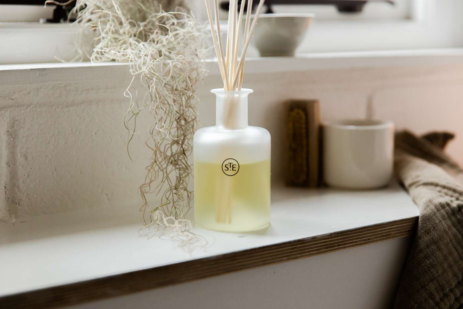 St Eval Candle Company| St Eval Bay & Rosemary| St Eval diffuser - Willow & Wild